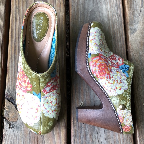 Fossil | Shoes | 9 Fossil Floral Leather Clogs Wood Heels Mules Pattern ...